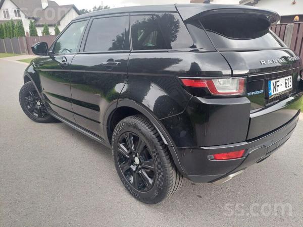 Black Land Rover Range Rover Evoque 2015 in Riga, with an engine capacity of 2.00 L and mileage of 0 thousand km for 16195 €, photo 6 on AUTOMOTO.COM.LV