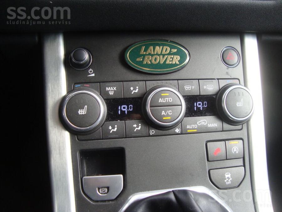 Black Land Rover Range Rover Evoque 2015 in Riga, with an engine capacity of 2.00 L and mileage of 117 thousand km for 16500 €, photo 24 on AUTOMOTO.COM.LV