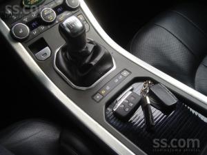 Black Land Rover Range Rover Evoque 2015 in Riga, with an engine capacity of 2.00 L and mileage of 117 thousand km for 16500 €, photo 25 on AUTOMOTO.COM.LV