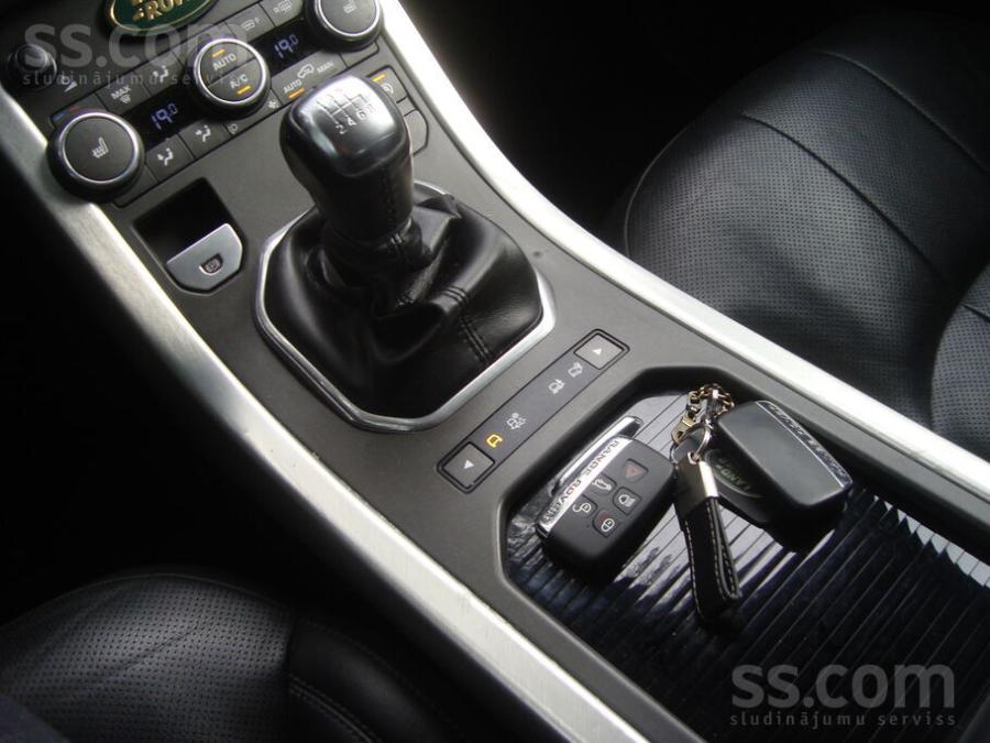 Black Land Rover Range Rover Evoque 2015 in Riga, with an engine capacity of 2.00 L and mileage of 117 thousand km for 16500 €, photo 25 on AUTOMOTO.COM.LV