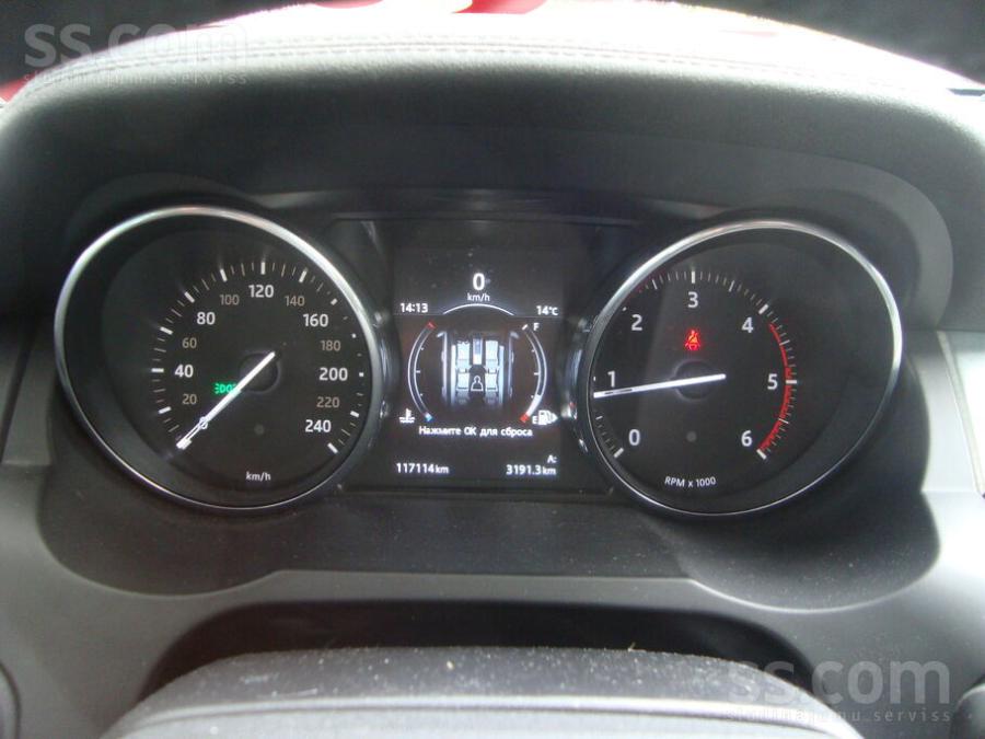 Black Land Rover Range Rover Evoque 2015 in Riga, with an engine capacity of 2.00 L and mileage of 117 thousand km for 16500 €, photo 32 on AUTOMOTO.COM.LV