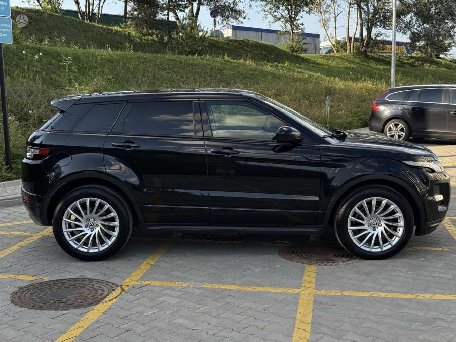 Melns Land Rover Range Rover Evoque 2015 Viļņa, ar dzinēja tilpumu 2.18 L un nobraukumu 230 tūkst. km par 9990 €, foto 5 vietnē AUTOMOTO.COM.LV