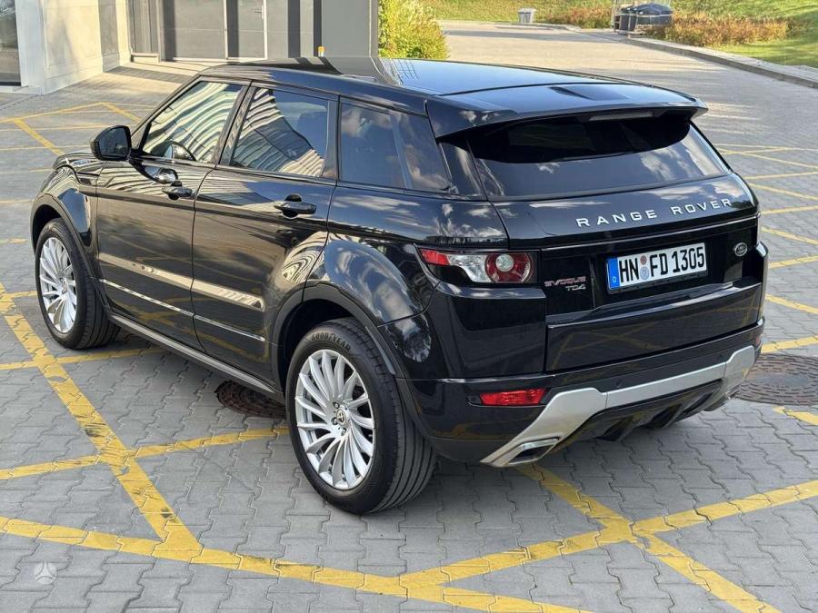Melns Land Rover Range Rover Evoque 2015 Viļņa, ar dzinēja tilpumu 2.18 L un nobraukumu 230 tūkst. km par 9990 €, foto 8 vietnē AUTOMOTO.COM.LV