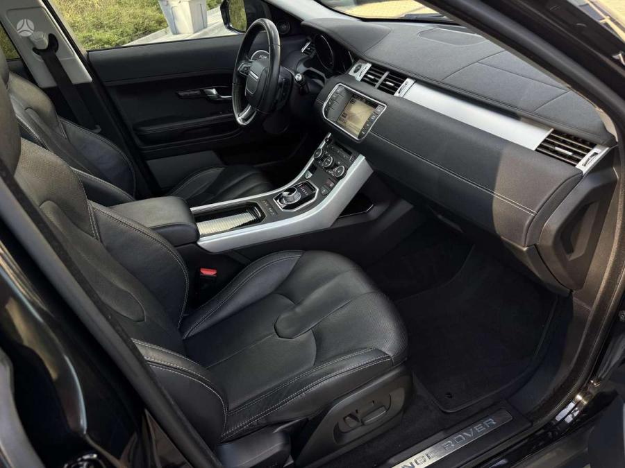 Melns Land Rover Range Rover Evoque 2015 Viļņa, ar dzinēja tilpumu 2.18 L un nobraukumu 230 tūkst. km par 9990 €, foto 11 vietnē AUTOMOTO.COM.LV