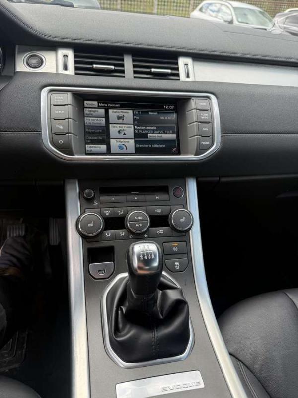 Black Land Rover Range Rover Evoque 2015 in Telschi, with an engine capacity of 2.18 L and mileage of 128 thousand km for 11000 €, photo 7 on AUTOMOTO.COM.LV