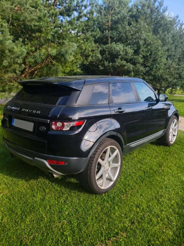 Melns Land Rover Range Rover Evoque 2015 Viļņa, ar dzinēja tilpumu 2.00 L un nobraukumu 200 tūkst. km par 10500 €, foto 5 vietnē AUTOMOTO.COM.LV