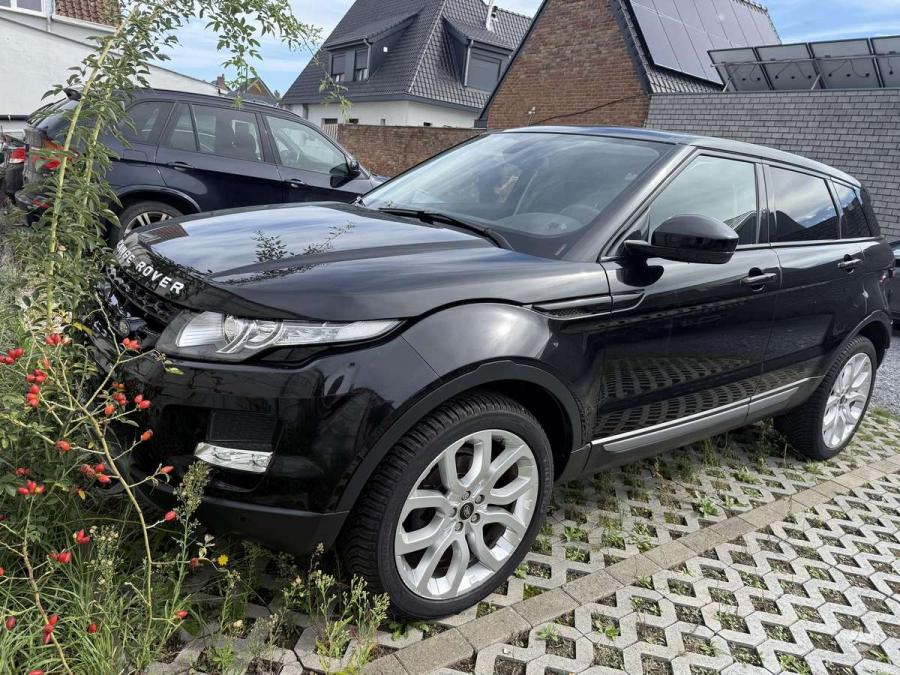 Melns Land Rover Range Rover Evoque 2015 Utena, ar dzinēja tilpumu 2.00 L un nobraukumu 122 tūkst. km par 11500 €, foto 1 vietnē AUTOMOTO.COM.LV