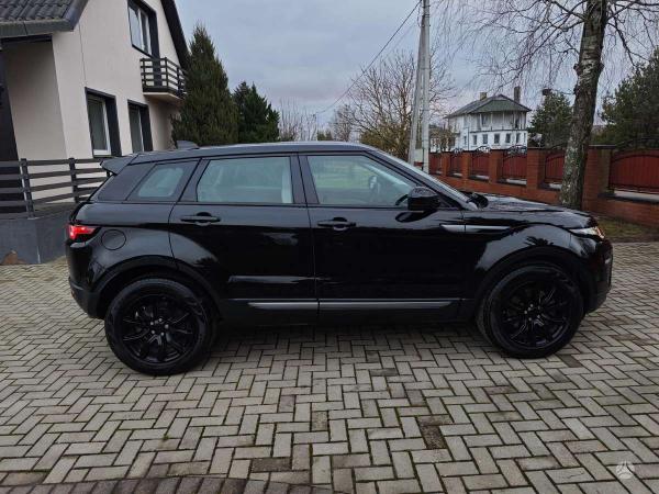 Melns Land Rover Range Rover Evoque 2016 Šauļi, ar dzinēja tilpumu 2.00 L un nobraukumu 196 tūkst. km par 11250 €, foto 5 vietnē AUTOMOTO.COM.LV