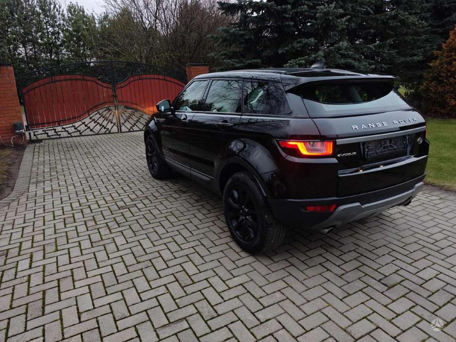 Melns Land Rover Range Rover Evoque 2016 Šauļi, ar dzinēja tilpumu 2.00 L un nobraukumu 196 tūkst. km par 11250 €, foto 8 vietnē AUTOMOTO.COM.LV
