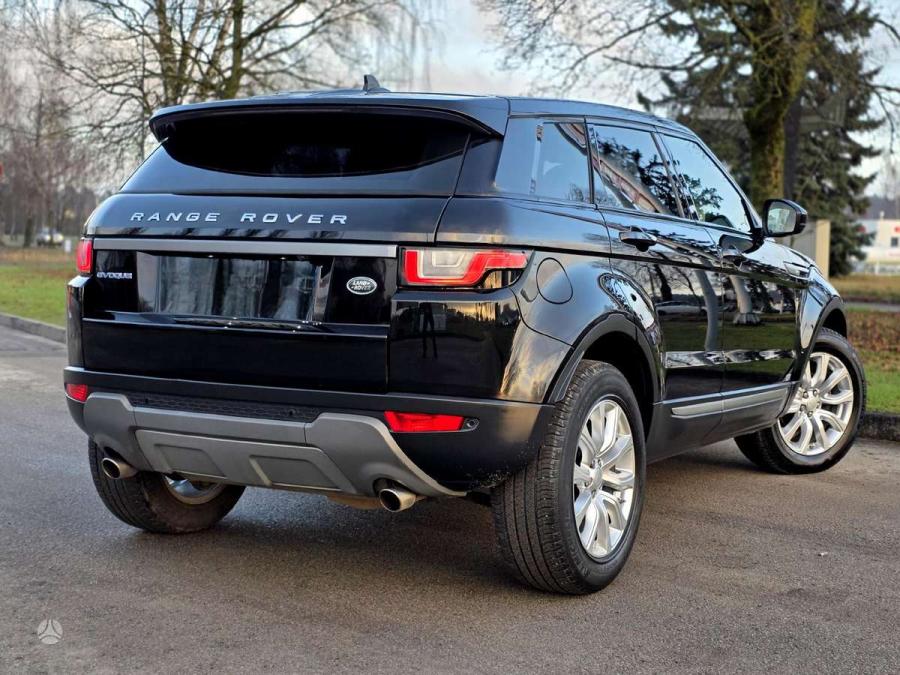 Melns Land Rover Range Rover Evoque 2016 Tauragė, ar dzinēja tilpumu 2.00 L un nobraukumu 118 tūkst. km par 9400 €, foto 5 vietnē AUTOMOTO.COM.LV