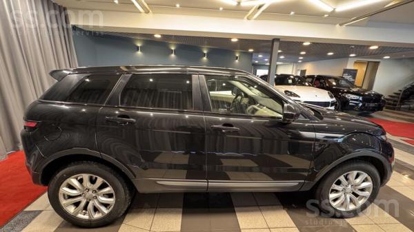 Melns Land Rover Range Rover Evoque 2016 Rīga, ar dzinēja tilpumu 2.00 L un nobraukumu 88 tūkst. km par 13990 €, foto 4 vietnē AUTOMOTO.COM.LV