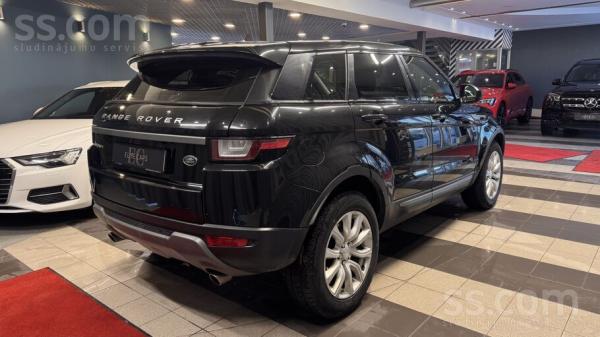Melns Land Rover Range Rover Evoque 2016 Rīga, ar dzinēja tilpumu 2.00 L un nobraukumu 88 tūkst. km par 13990 €, foto 5 vietnē AUTOMOTO.COM.LV
