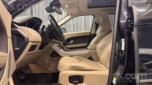 Melns Land Rover Range Rover Evoque 2016 Rīga, ar dzinēja tilpumu 2.00 L un nobraukumu 88 tūkst. km par 13990 €, foto 7 vietnē AUTOMOTO.COM.LV