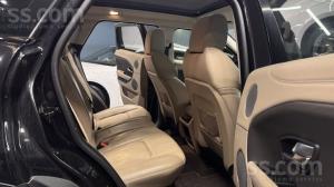 Black Land Rover Range Rover Evoque 2016 in Riga, with an engine capacity of 2.00 L and mileage of 88 thousand km for 13990 €, photo 12 on AUTOMOTO.COM.LV