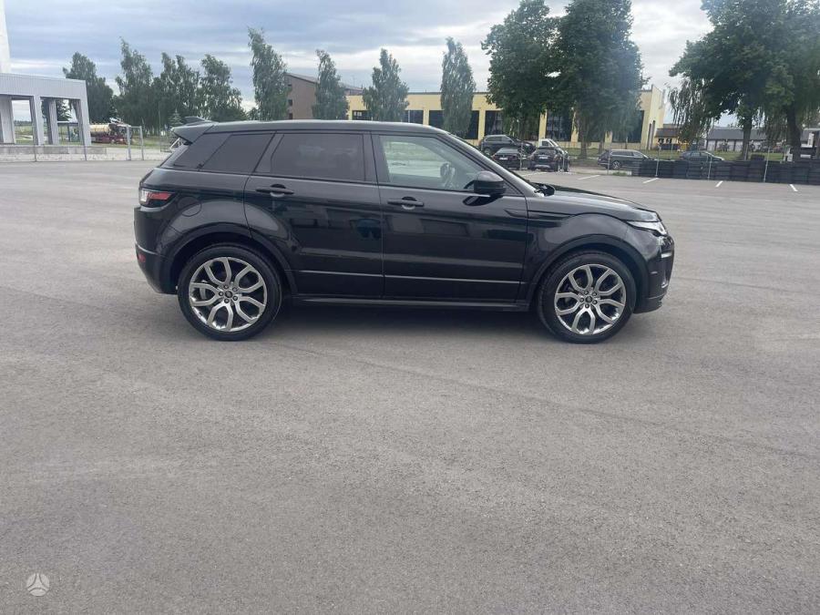 Black Land Rover Range Rover Evoque 2016 in Marijampole, with an engine capacity of 2.00 L and mileage of 142 thousand km for 12600 €, photo 6 on AUTOMOTO.COM.LV