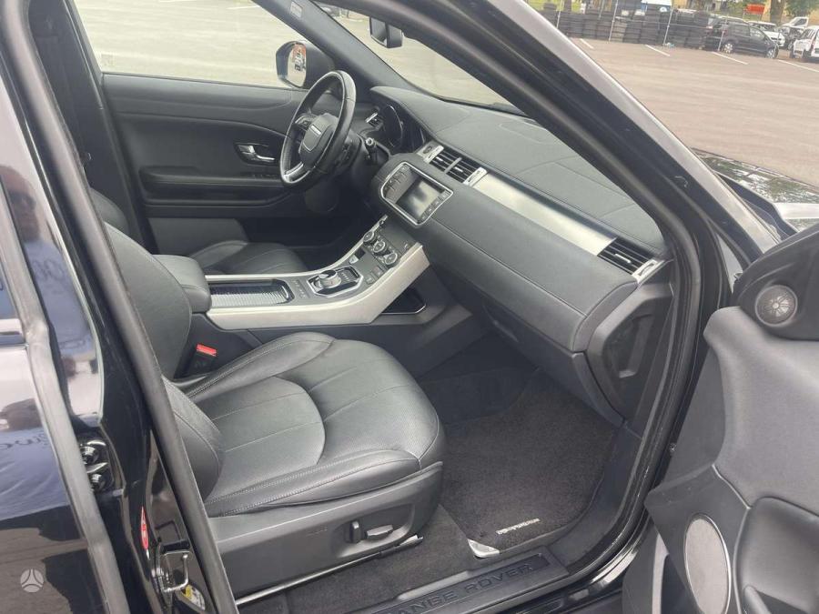 Black Land Rover Range Rover Evoque 2016 in Marijampole, with an engine capacity of 2.00 L and mileage of 142 thousand km for 12600 €, photo 15 on AUTOMOTO.COM.LV