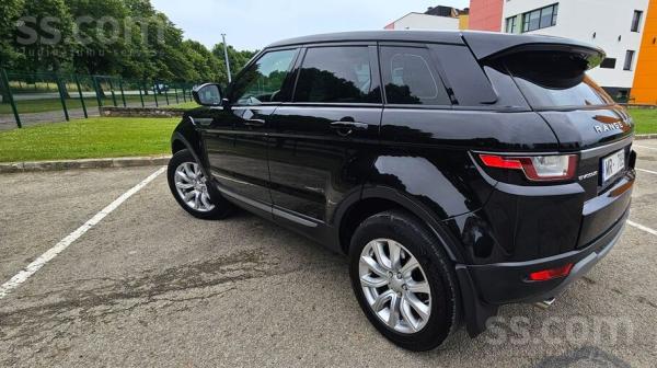 Melns Land Rover Range Rover Evoque 2016 Rīga, ar dzinēja tilpumu 2.00 L un nobraukumu 90 tūkst. km par 15300 €, foto 5 vietnē AUTOMOTO.COM.LV