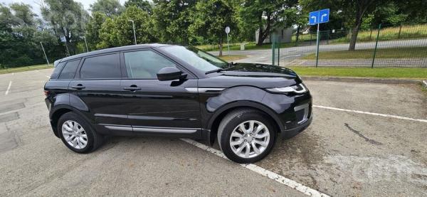 Melns Land Rover Range Rover Evoque 2016 Rīga, ar dzinēja tilpumu 2.00 L un nobraukumu 90 tūkst. km par 15300 €, foto 6 vietnē AUTOMOTO.COM.LV
