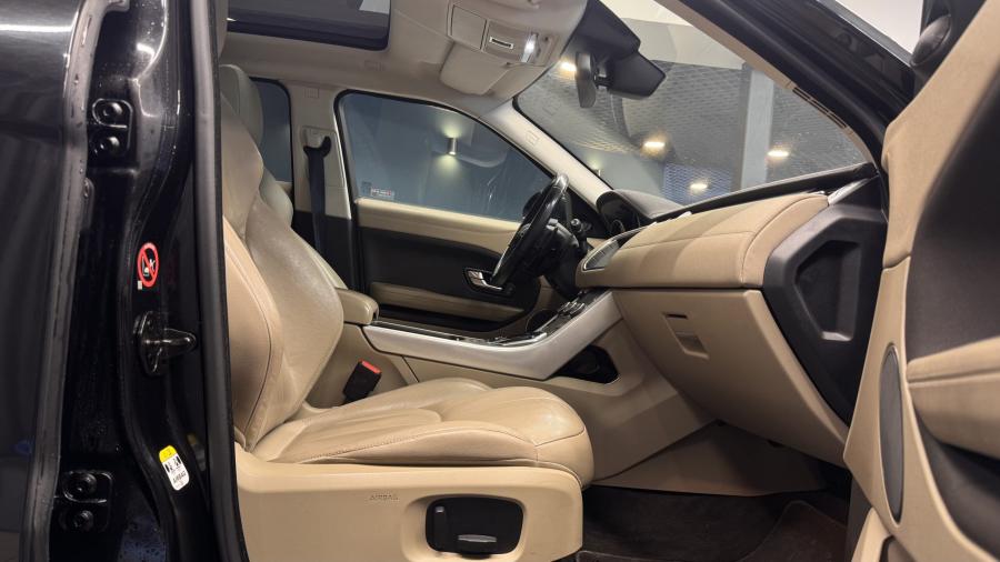 Black Land Rover Range Rover Evoque 2016 in Riga, with an engine capacity of 2.00 L and mileage of 88 thousand km for 13990 €, photo 9 on AUTOMOTO.COM.LV