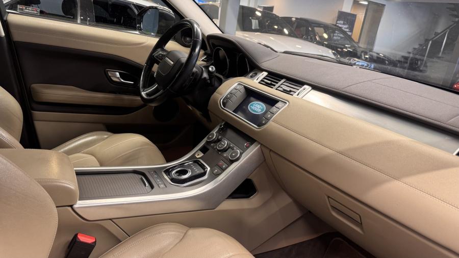 Black Land Rover Range Rover Evoque 2016 in Riga, with an engine capacity of 2.00 L and mileage of 88 thousand km for 13990 €, photo 10 on AUTOMOTO.COM.LV