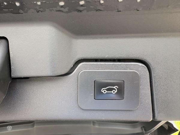 Black Land Rover Range Rover Evoque 2016 in Kaunas, with an engine capacity of 2.00 L and mileage of 201 thousand km for 11900 €, photo 6 on AUTOMOTO.COM.LV
