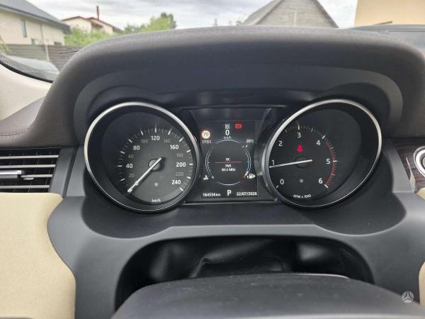 Black Land Rover Range Rover Evoque 2016 in Kaunas, with an engine capacity of 2.00 L and mileage of 165 thousand km for 12500 €, photo 8 on AUTOMOTO.COM.LV
