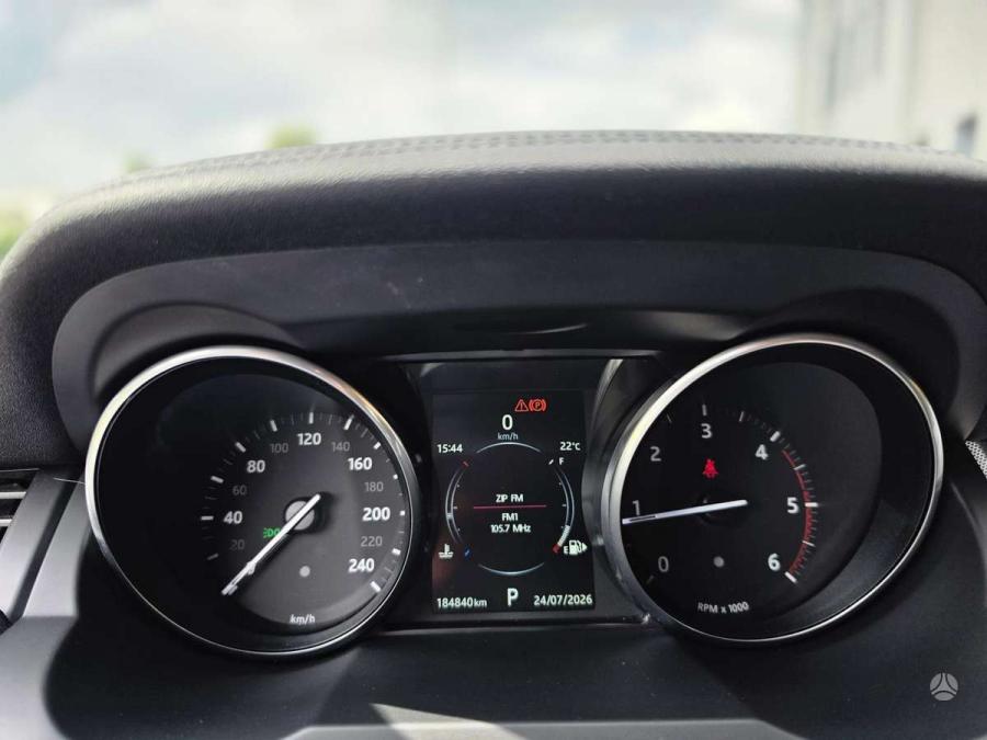 Melns Land Rover Range Rover Evoque 2016 Tauragė, ar dzinēja tilpumu 2.00 L un nobraukumu 185 tūkst. km par 10900 €, foto 29 vietnē AUTOMOTO.COM.LV