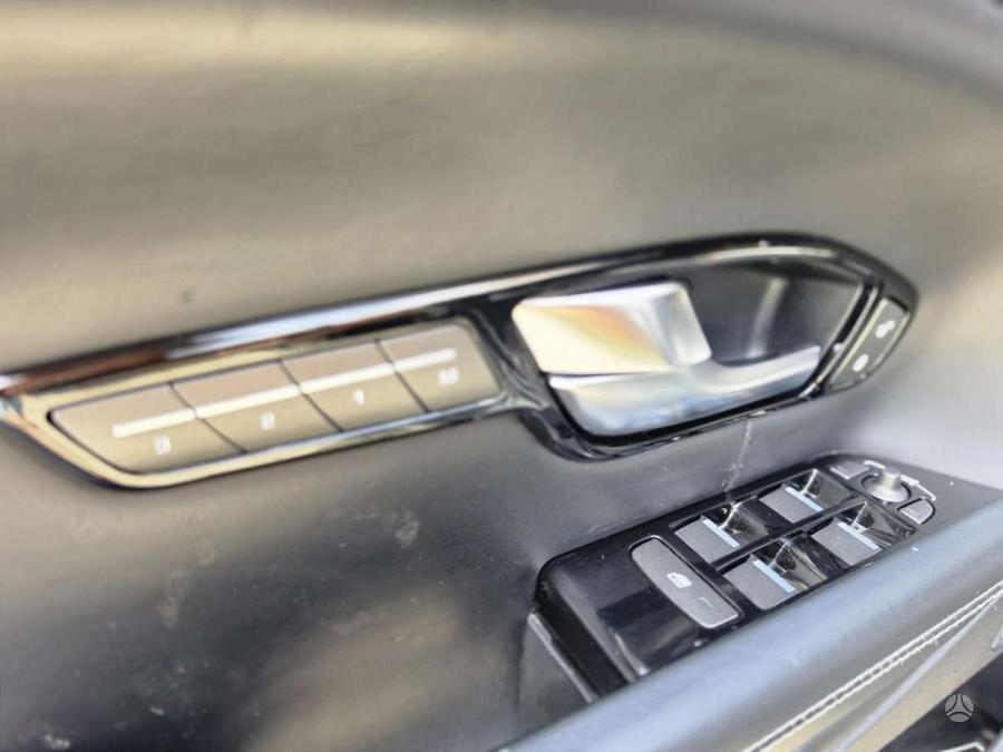 Melns Land Rover Range Rover Evoque 2016 Tauragė, ar dzinēja tilpumu 2.00 L un nobraukumu 185 tūkst. km par 10900 €, foto 32 vietnē AUTOMOTO.COM.LV