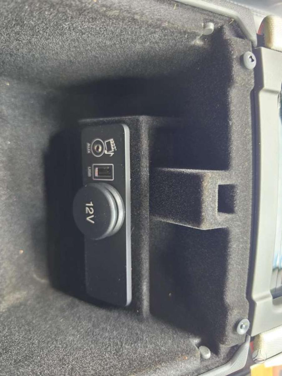 Melns Land Rover Range Rover Evoque 2016 Tauragė, ar dzinēja tilpumu 2.00 L un nobraukumu 185 tūkst. km par 10900 €, foto 36 vietnē AUTOMOTO.COM.LV