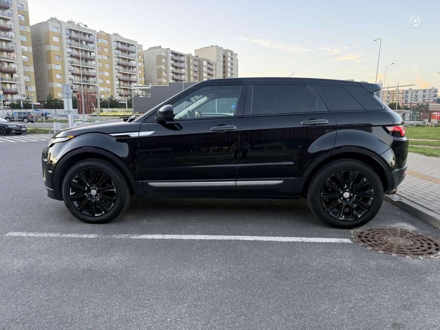 Black Land Rover Range Rover Evoque 2016 in Vilnius, with an engine capacity of 2.00 L and mileage of 155 thousand km for 14800 €, photo 8 on AUTOMOTO.COM.LV