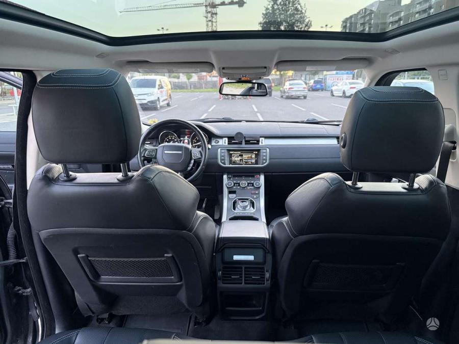 Black Land Rover Range Rover Evoque 2016 in Vilnius, with an engine capacity of 2.00 L and mileage of 155 thousand km for 14800 €, photo 15 on AUTOMOTO.COM.LV
