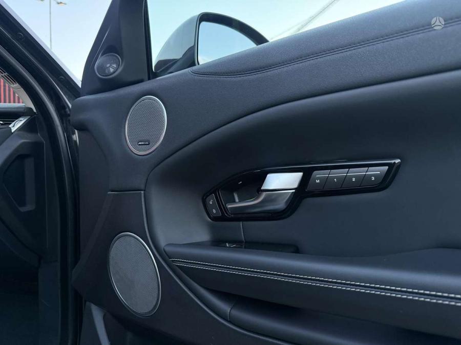 Black Land Rover Range Rover Evoque 2016 in Vilnius, with an engine capacity of 2.00 L and mileage of 155 thousand km for 14800 €, photo 20 on AUTOMOTO.COM.LV