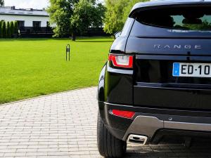Black Land Rover Range Rover Evoque 2016 in Taurage, with an engine capacity of 2.00 L and mileage of 185 thousand km for 10800 €, photo 13 on AUTOMOTO.COM.LV