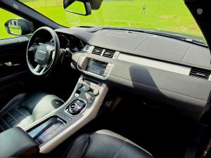 Black Land Rover Range Rover Evoque 2016 in Taurage, with an engine capacity of 2.00 L and mileage of 185 thousand km for 10800 €, photo 25 on AUTOMOTO.COM.LV