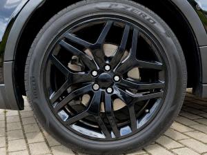 Black Land Rover Range Rover Evoque 2016 in Taurage, with an engine capacity of 2.00 L and mileage of 185 thousand km for 10800 €, photo 38 on AUTOMOTO.COM.LV