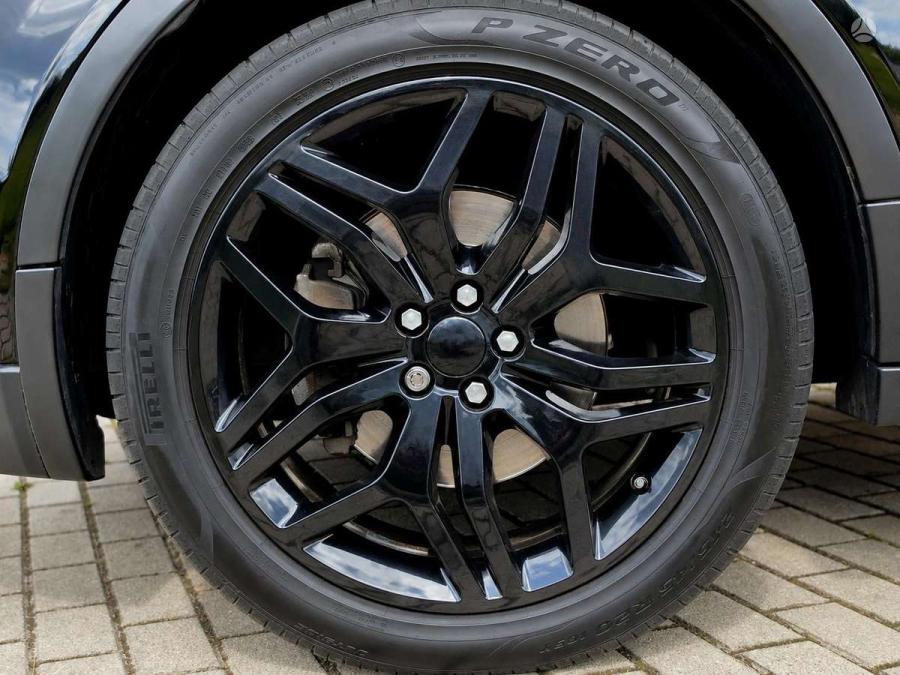 Black Land Rover Range Rover Evoque 2016 in Taurage, with an engine capacity of 2.00 L and mileage of 185 thousand km for 10800 €, photo 38 on AUTOMOTO.COM.LV