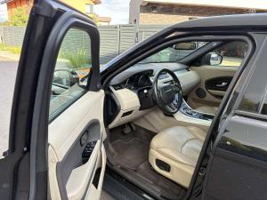 Black Land Rover Range Rover Evoque 2016 in Kaunas, with an engine capacity of 2.00 L and mileage of 200 thousand km for 9999 €, photo 7 on AUTOMOTO.COM.LV
