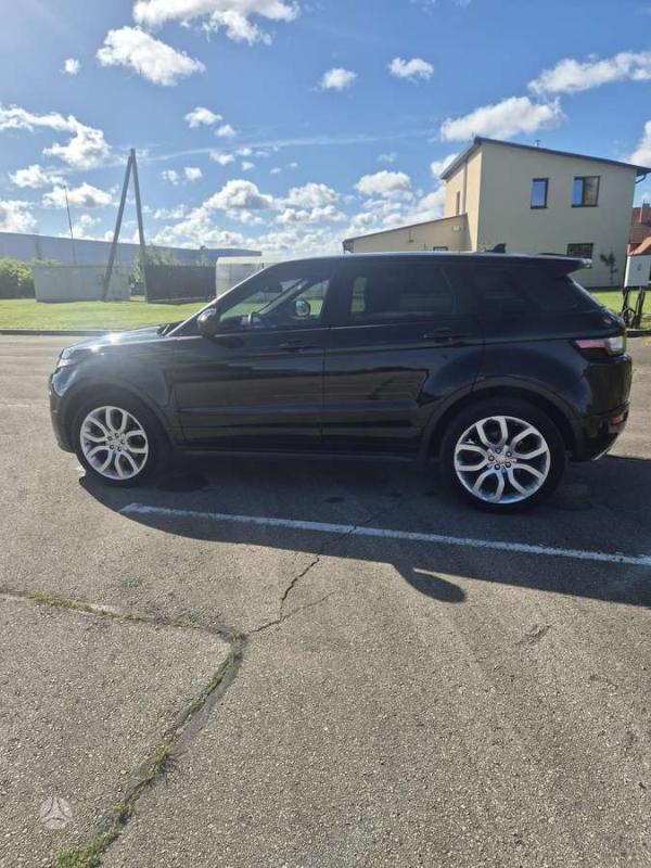 Black Land Rover Range Rover Evoque 2016 in Panevezys, with an engine capacity of 2.00 L and mileage of 148 thousand km for 8300 €, photo 8 on AUTOMOTO.COM.LV