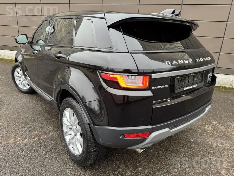 Black Land Rover Range Rover Evoque 2017 in Riga, with an engine capacity of 2.00 L and mileage of 144 thousand km for 14000 €, photo 5 on AUTOMOTO.COM.LV