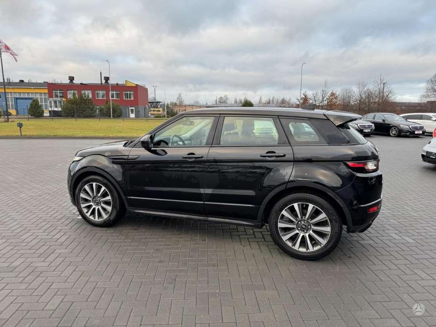 Melns Land Rover Range Rover Evoque 2017 Telšiai, ar dzinēja tilpumu 2.00 L un nobraukumu 210 tūkst. km par 9999 €, foto 4 vietnē AUTOMOTO.COM.LV