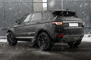 Black Land Rover Range Rover Evoque 2017 in Vilnius, with an engine capacity of 2.00 L and mileage of 145 thousand km for 13950 €, photo 3 on AUTOMOTO.COM.LV