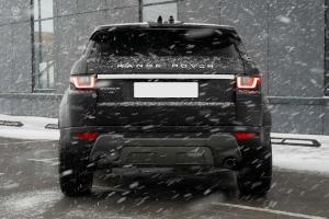 Black Land Rover Range Rover Evoque 2017 in Vilnius, with an engine capacity of 2.00 L and mileage of 145 thousand km for 13950 €, photo 4 on AUTOMOTO.COM.LV