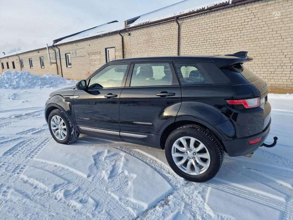 Melns Land Rover Range Rover Evoque 2017 Tauragė, ar dzinēja tilpumu 2.00 L un nobraukumu 177 tūkst. km par 10800 €, foto 4 vietnē AUTOMOTO.COM.LV