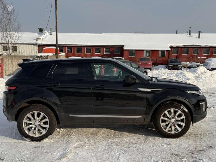 Black Land Rover Range Rover Evoque 2017 in Utena, with an engine capacity of 2.00 L and mileage of 201 thousand km for 7950 €, photo 8 on AUTOMOTO.COM.LV
