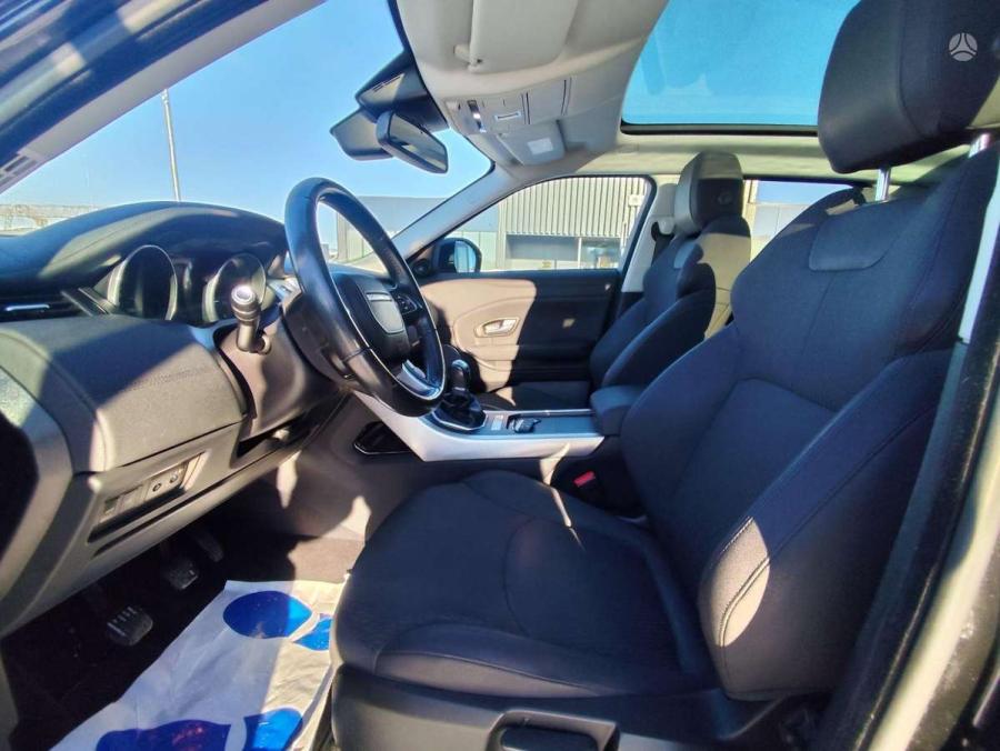 Melns Land Rover Range Rover Evoque 2017 Šauļi, ar dzinēja tilpumu 2.00 L un nobraukumu 173 tūkst. km par 7900 €, foto 10 vietnē AUTOMOTO.COM.LV