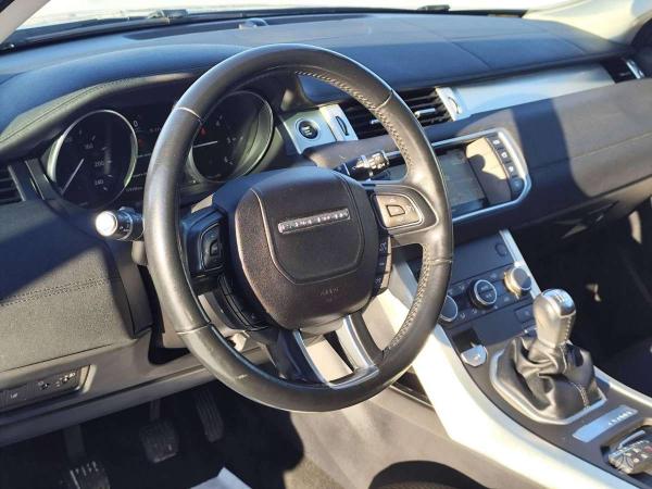 Black Land Rover Range Rover Evoque 2017 in Siauliai, with an engine capacity of 2.00 L and mileage of 173 thousand km for 7900 €, photo 11 on AUTOMOTO.COM.LV