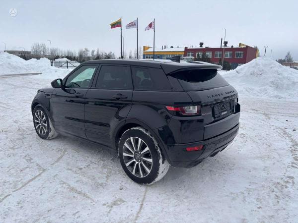 Melns Land Rover Range Rover Evoque 2017 Telšiai, ar dzinēja tilpumu 2.00 L un nobraukumu 210 tūkst. km par 12300 €, foto 2 vietnē AUTOMOTO.COM.LV