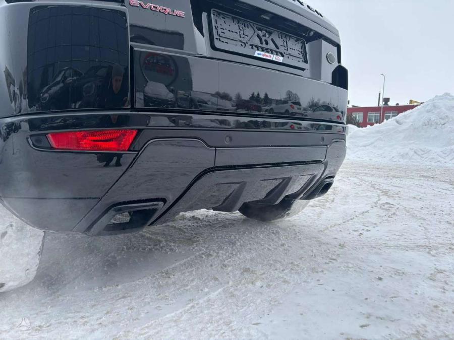Black Land Rover Range Rover Evoque 2017 in Telschi, with an engine capacity of 2.00 L and mileage of 210 thousand km for 12300 €, photo 4 on AUTOMOTO.COM.LV