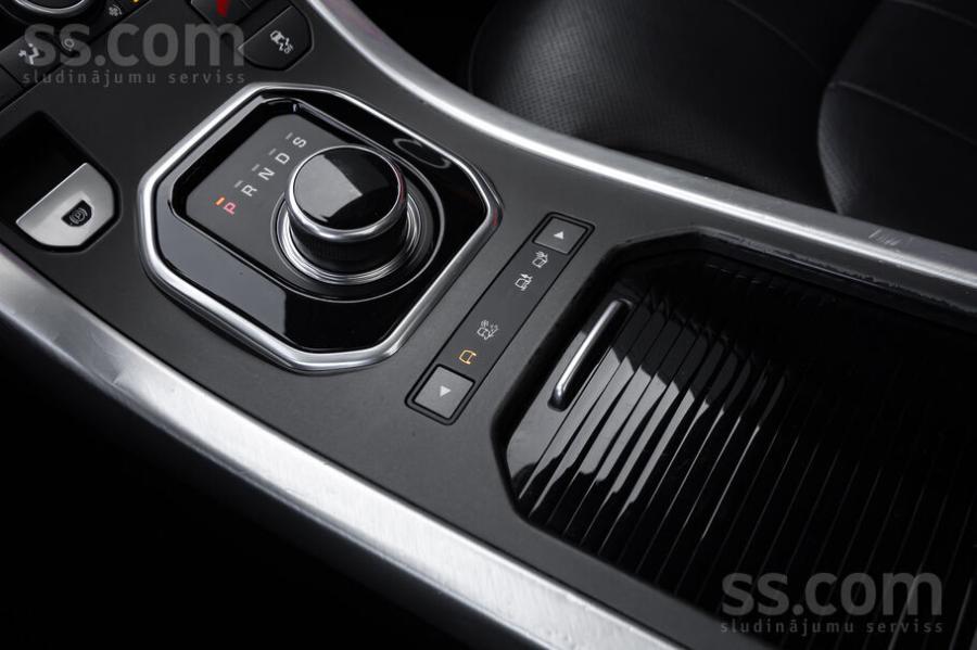 Black Land Rover Range Rover Evoque 2017 in Jelgava, with an engine capacity of 2.00 L and mileage of 0 thousand km for 13500 €, photo 19 on AUTOMOTO.COM.LV