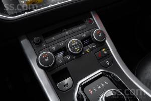 Black Land Rover Range Rover Evoque 2017 in Jelgava, with an engine capacity of 2.00 L and mileage of 0 thousand km for 13500 €, photo 20 on AUTOMOTO.COM.LV